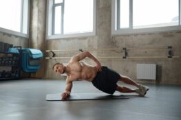 Overhand vs Underhand Barbell Row: Key Differences Explained ...